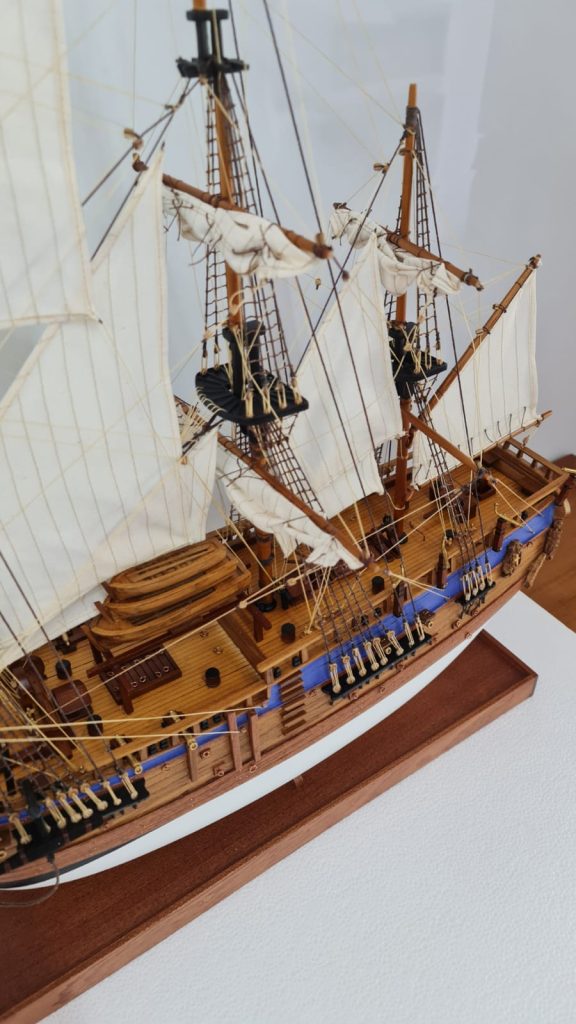 HMS Endeavour model ship (Premier Range) – PSM