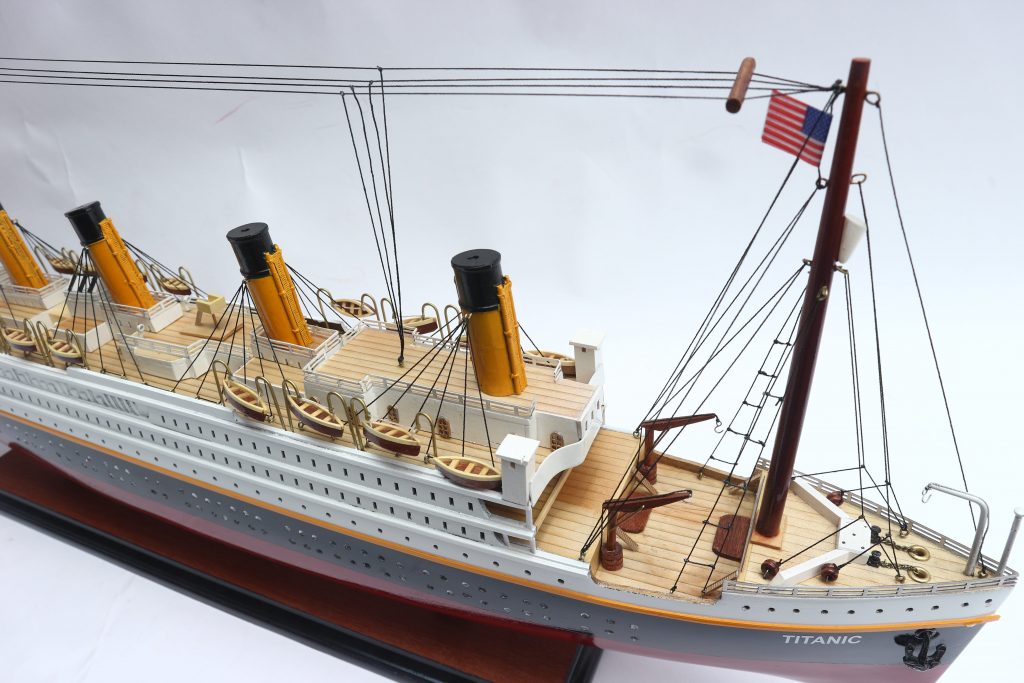 Titanic Model Ship – GN